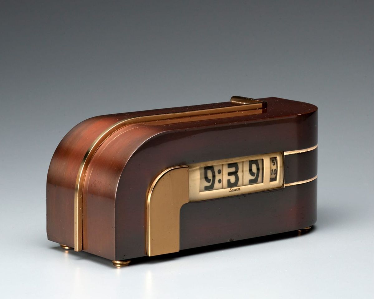 Zephyr Electric Clock