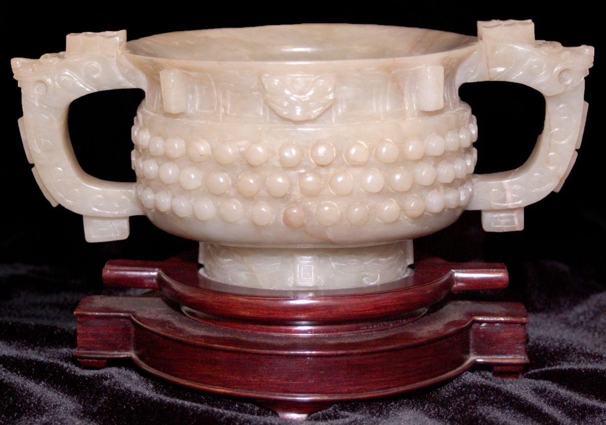 vessel in shape of ancient food container (gui)