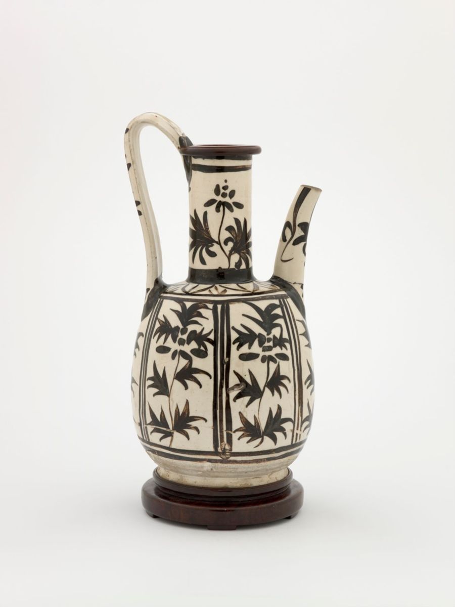 Ewer with lid and stand